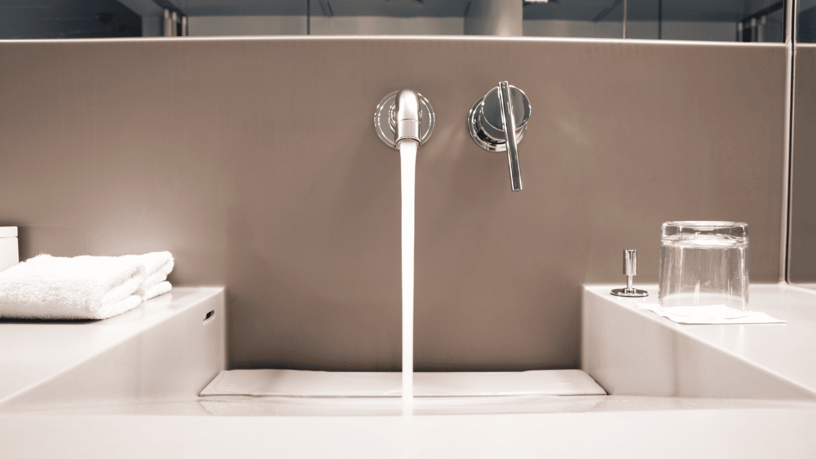 10 Tips For Saving Water In Your Bathroom - LSP - 1